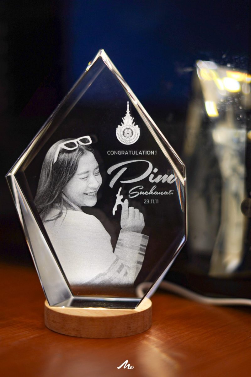 CRYSTAL CONGRATS | ของขวัญรับปริญญา เลเซอร์ภาพบัณฑิตลงในคริสตัล ของที่ ...
