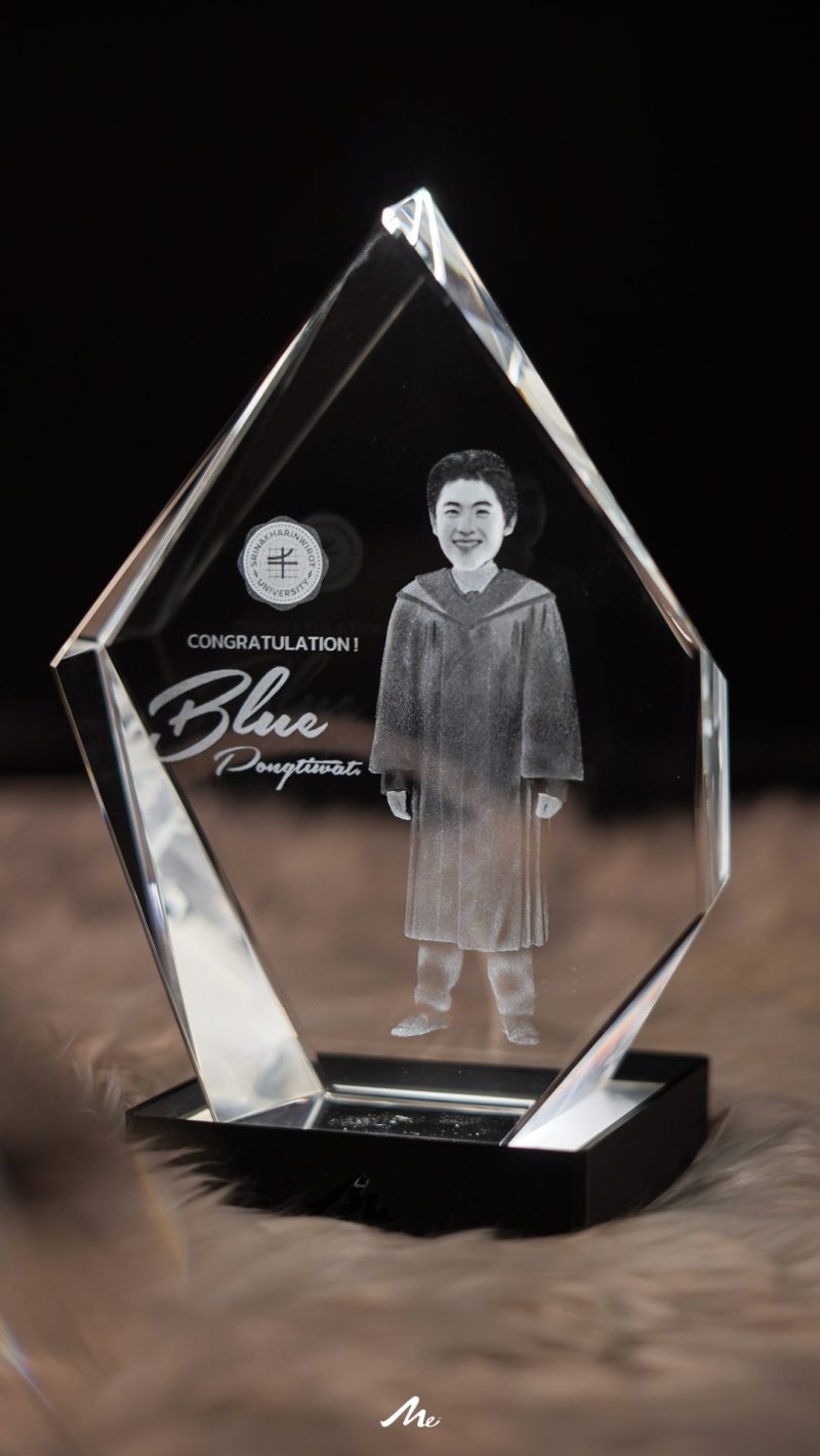 CRYSTAL CONGRATS | ของขวัญรับปริญญา เลเซอร์ภาพบัณฑิตลงในคริสตัล ของที่ ...