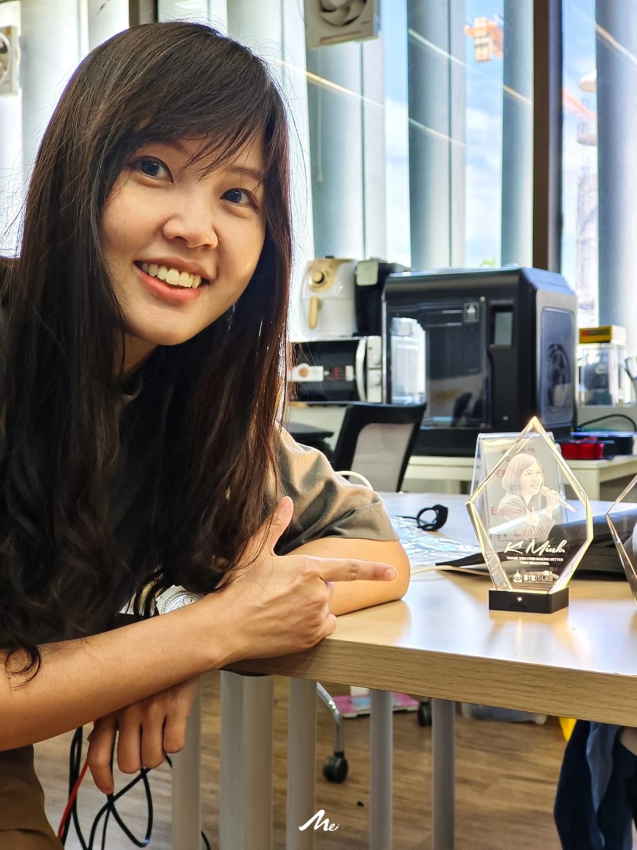 โล่คริสตัลแกะสลัก…ของขวัญโทนสุภาพและพรีเมียม (ใช้ภาพถ่ายแล้วสแกนเป็นภาพ ...