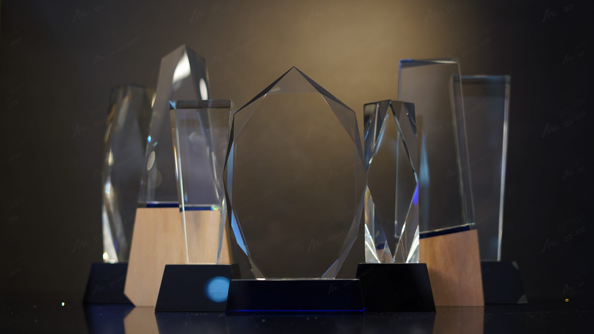 Trophy Me “CRYSTAL” | ถ้วยรางวัลคริสตัลแกะสลัก ใส่ข้อความ โลโก้ได้ทั้ง ...